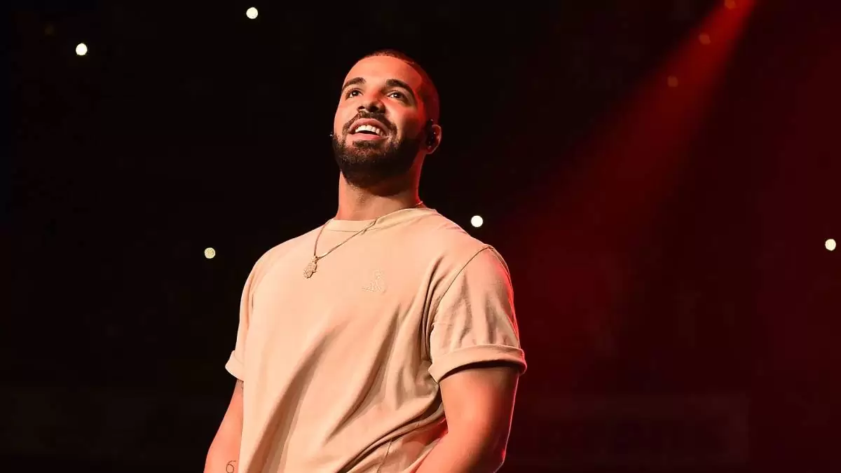 Drake Electrifies Rocket Mortgage FieldHouse with Unforgettable Performance